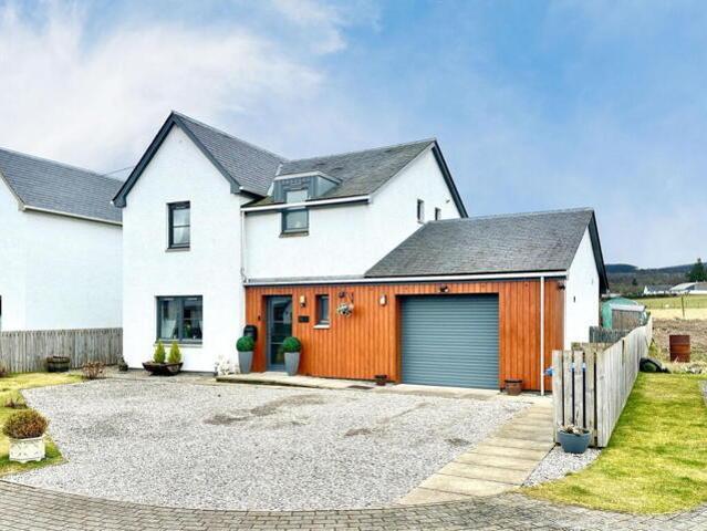 3 Bedroom House Highland Highland LS100096635