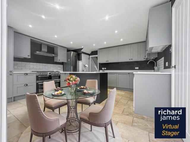 3 Bedroom House Highworth Swindon 98278286