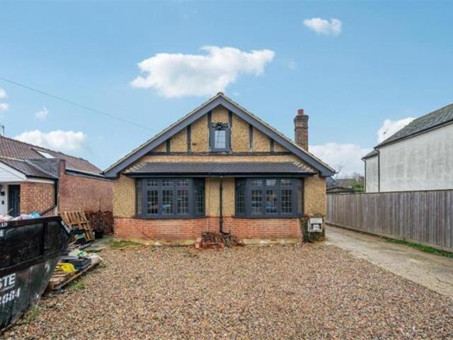 3 Bedroom House Hillingdon Great London 99840195