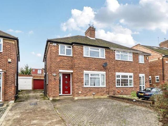 3 Bedroom House Hillingdon Greater London LS98969263