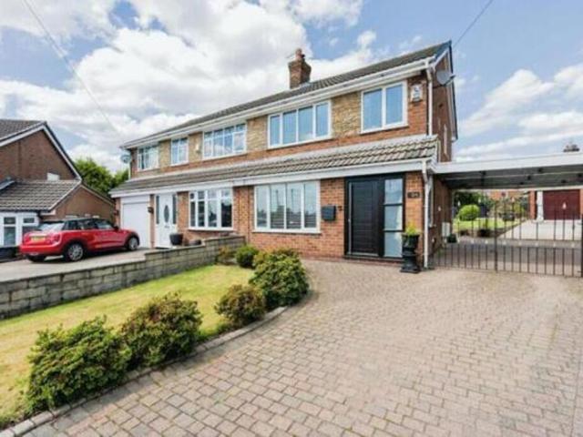 3 Bedroom House Hyde Tameside 98262832