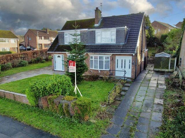 3 Bedroom House Hyde Greater Manchester LS98477259