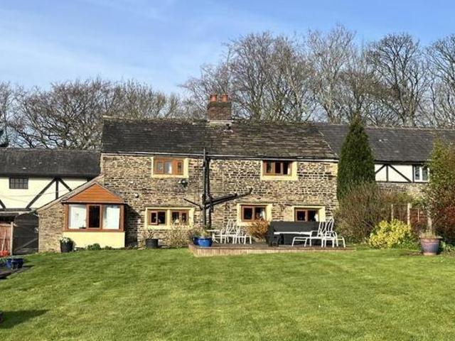 3 Bedroom House Hyde Greater Manchester LS101931348