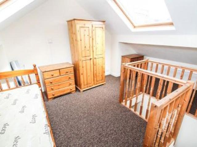 3 bedroom House in Carberry Terrace, Leeds