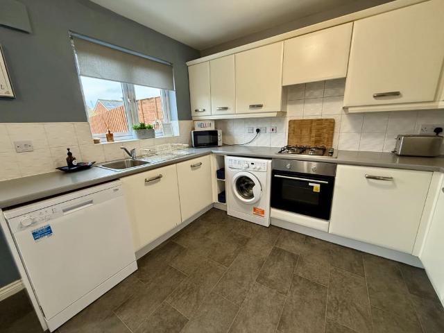 3 bedroom house in Cheltenham Has an Apartment