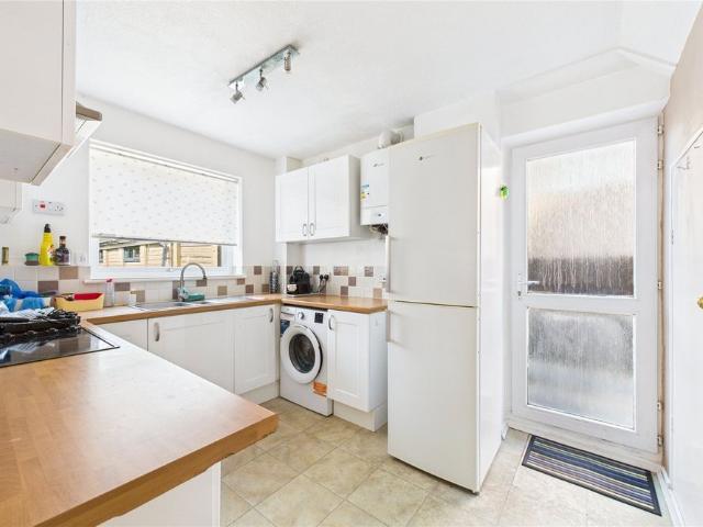 3 bedroom House in Abbey Way, Farnborough