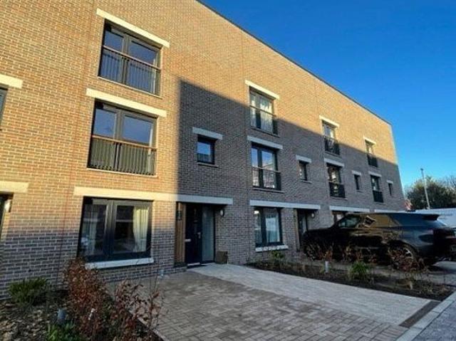 3 bedroom house in Glasgow