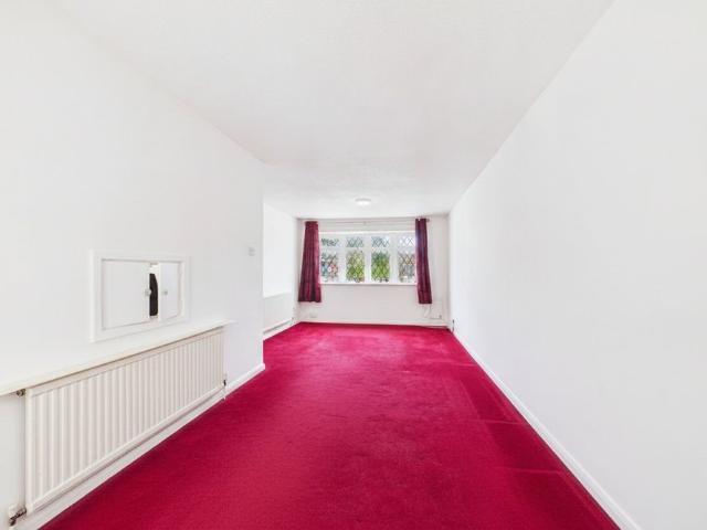 3 bedroom House in Griffin Close, Slough
