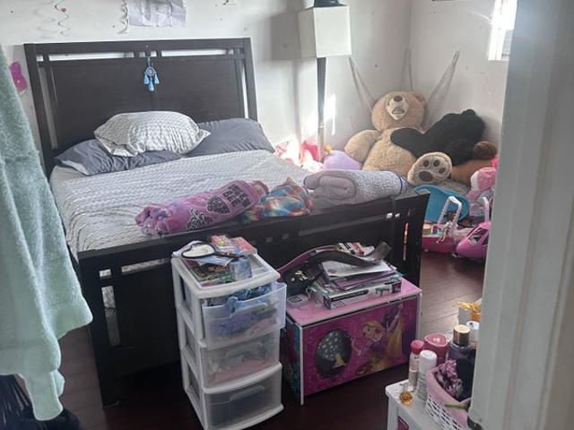 3 Bedroom House in Downey one roommate