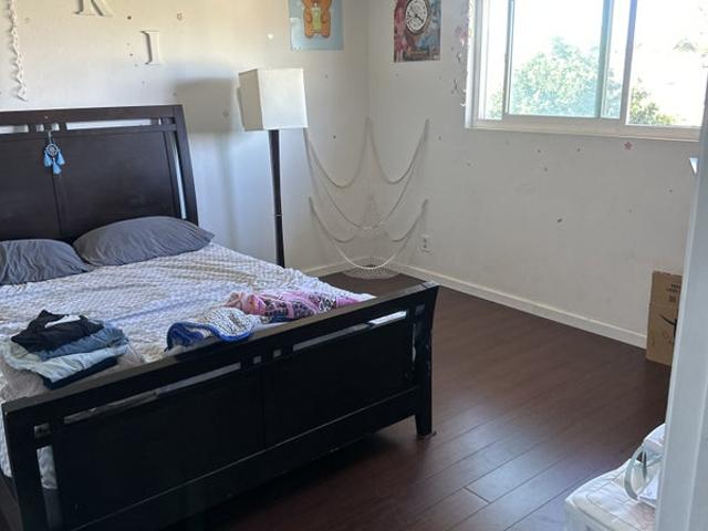 3 Bedroom House in Downey one roommate
