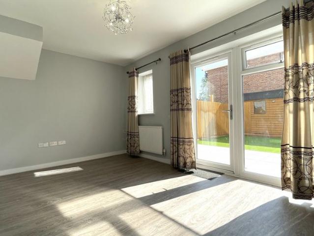 3 bedroom House in Eddleston Way, Tilehurst