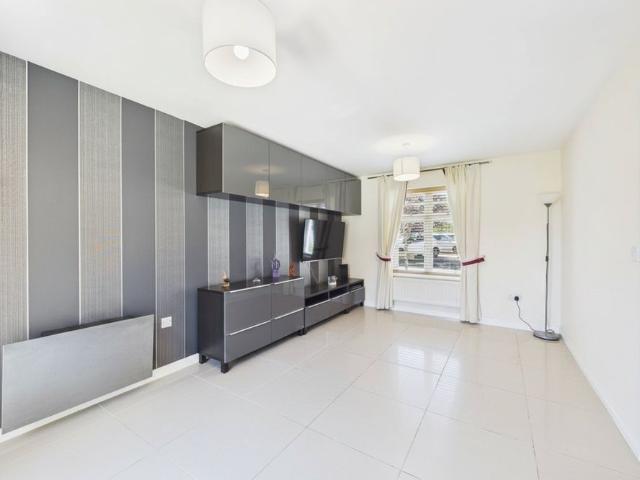 3 bedroom House in Egret Gardens, Aldershot