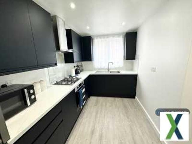 3 bedroom house in Kimbolton Close, London, SE12 3 bed #2365128