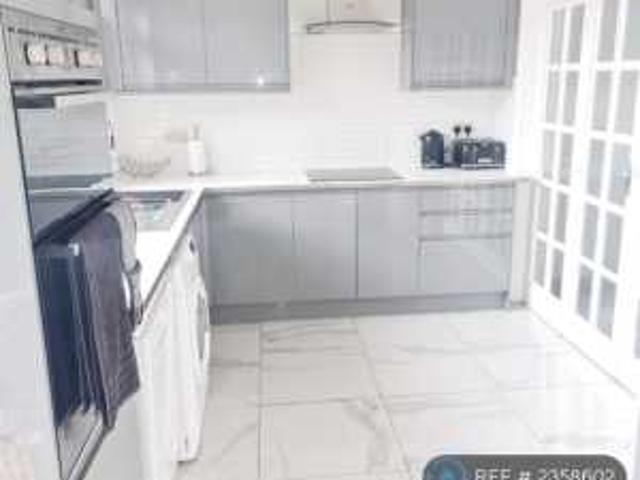 3 bedroom house in Holyrood Avenue, South Harrow, HA2 3 bed #2358602