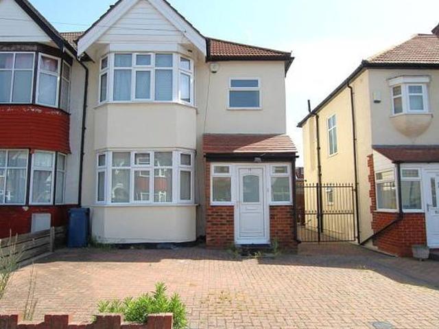 3 bedroom house in Harrow