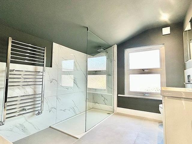 3 bedroom house in London