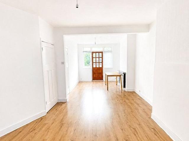 3 bedroom house in London