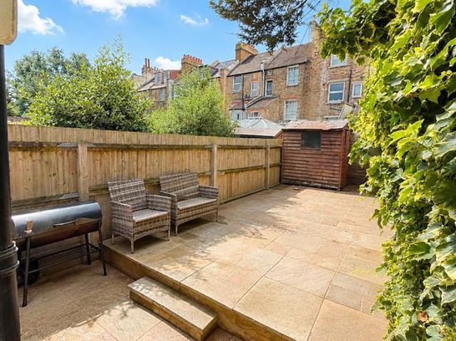 3 bedroom house in London