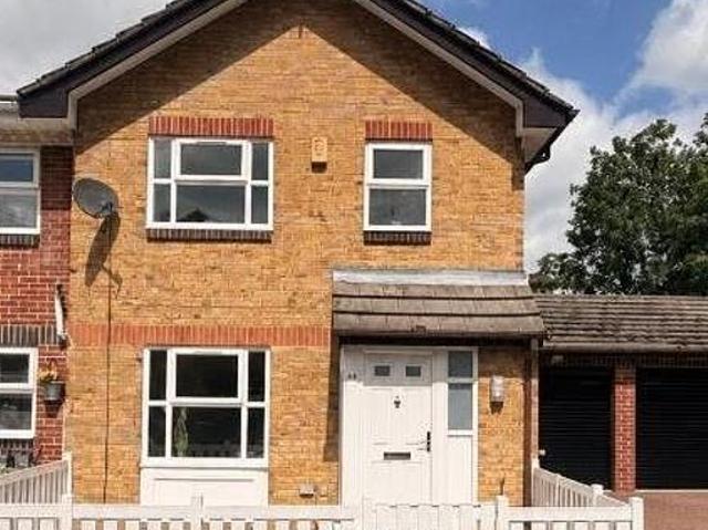 3 bedroom house in London