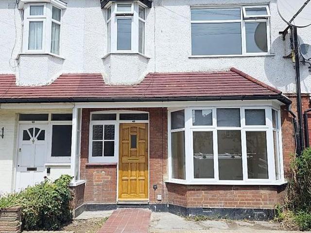 3 bedroom house in London