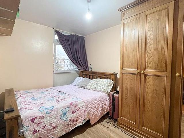 3 bedroom house in London