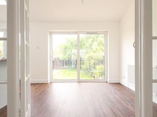 3 bedroom house in London