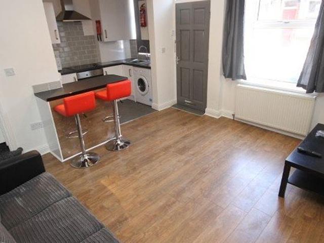 3 bedroom house in Leeds