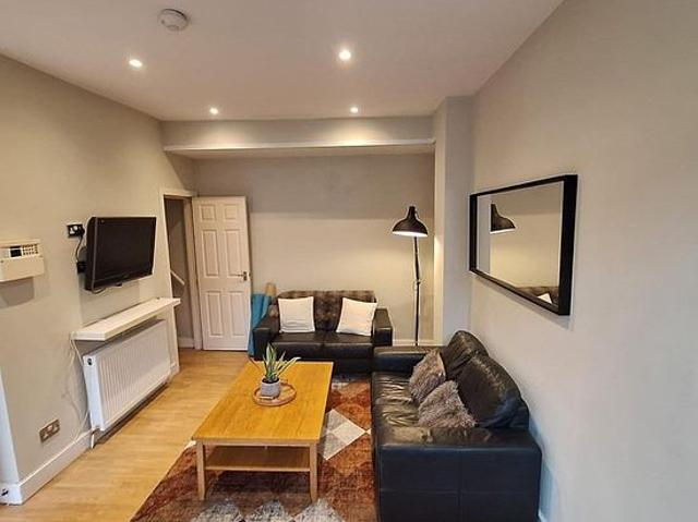 3 bedroom house in Leeds