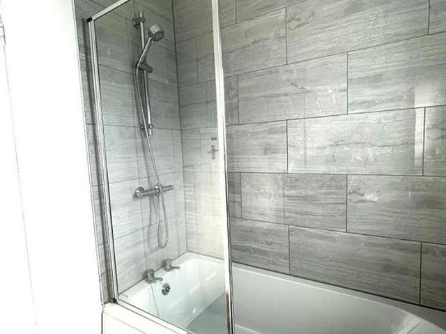 3 bedroom house in Leeds