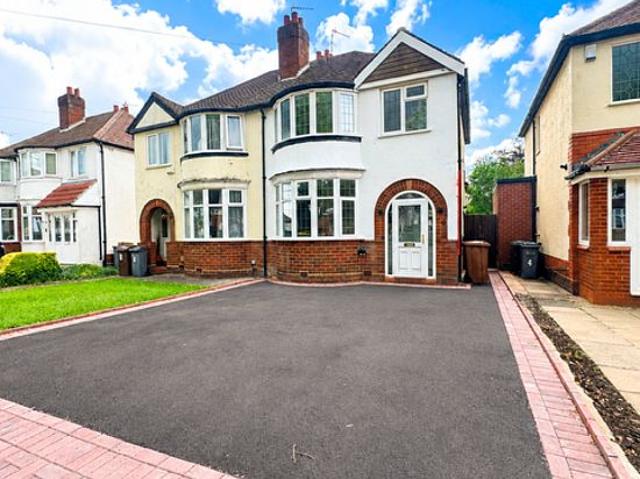 3 bedroom house in Solihull