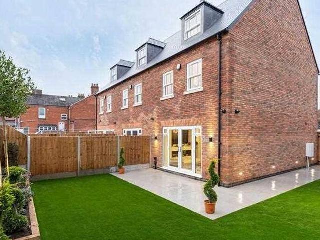3 bedroom house in Solihull