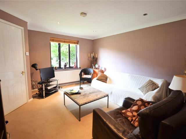 3 bedroom House in Simkins Close, Bracknell