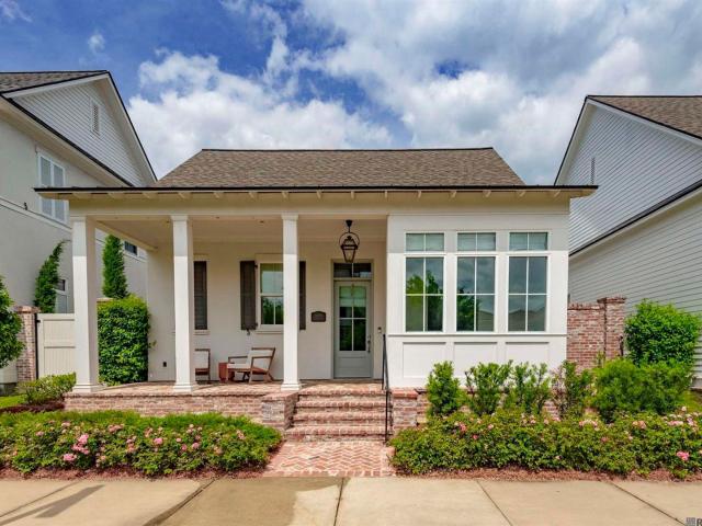 3 Bedroom House in Rouzan | Community Pool