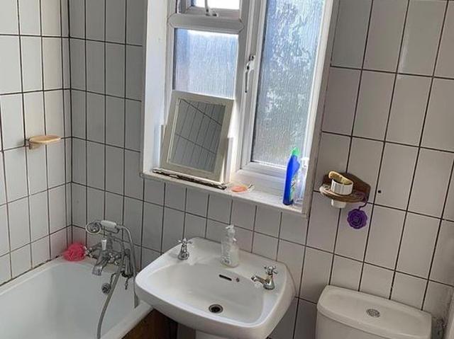 3 bedroom house in Wembley
