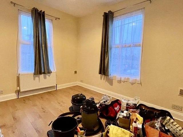 3 bedroom house in Thornton Heath