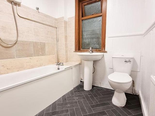 3 bedroom house in Thornton Heath