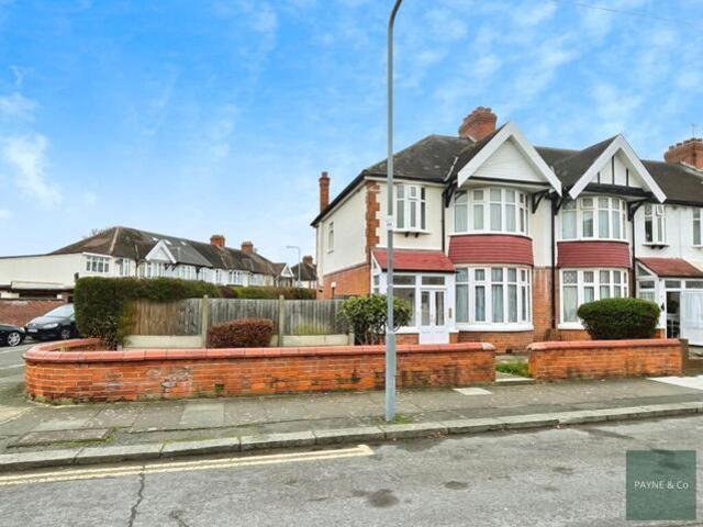 3 Bedroom House Ilford Greater London LS100578801