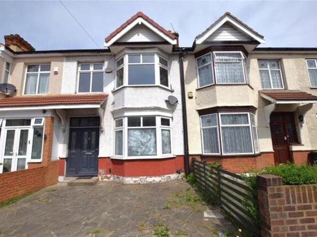 3 Bedroom House Ilford Greater London 99290383