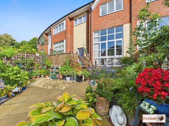 3 Bedroom House Ipswich Suffolk LS101060016