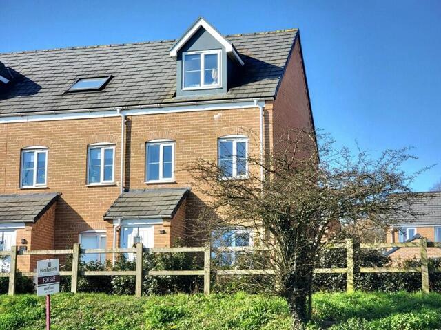 3 Bedroom House Ipswich Suffolk LS101379225