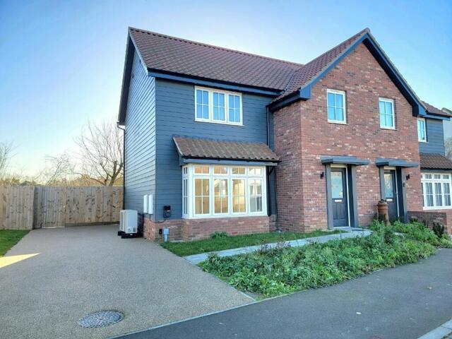 3 Bedroom House Ipswich Suffolk LS98386770