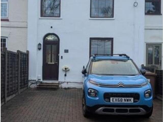 3 Bedroom House Ipswich Suffolk LS99380945
