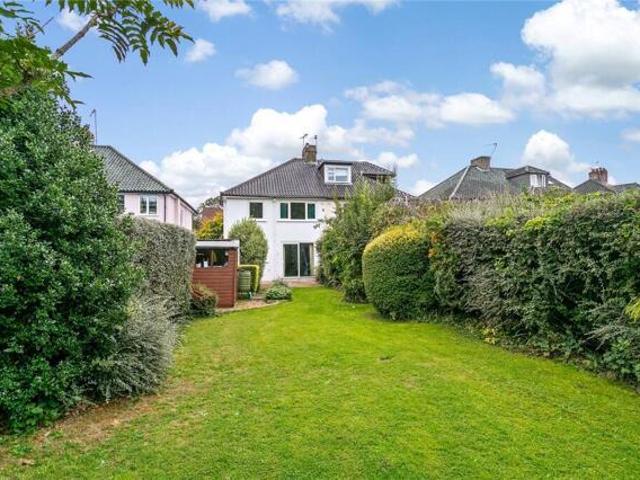 3 Bedroom House Isleworth Greater London LS99571680