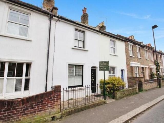 3 Bedroom House Isleworth Greater London 100824877