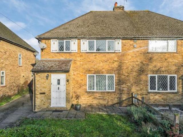 3 Bedroom House Iver Buckinghamshire 98503618