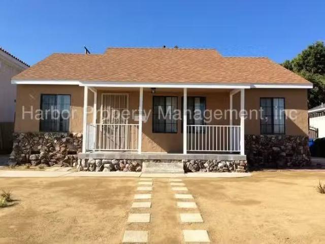 3 Bedroom House / Just Remodeled! 15411 Cerise Ave