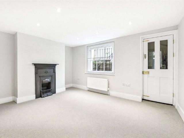 3 bedroom house on a sought after street