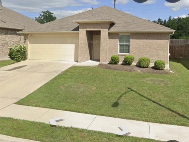 3 bedroom house. one rom for rent one vacant