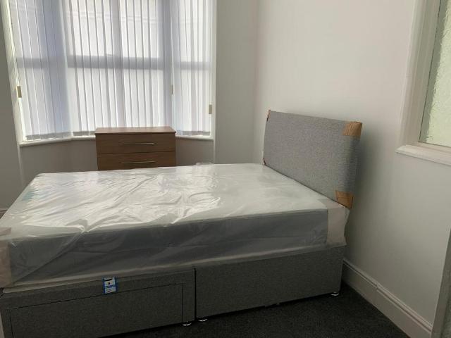 3 bedroom house of multiple occupation to rent