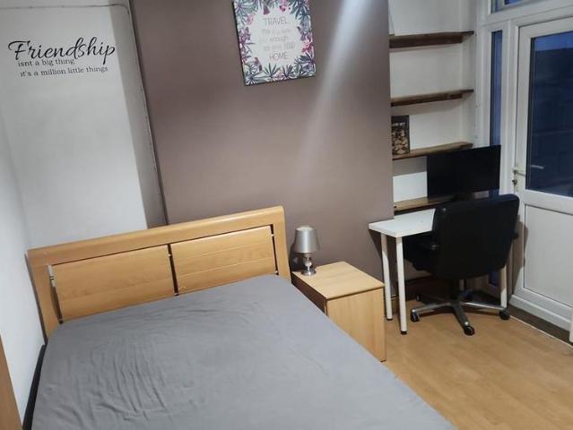 3 bedroom house of multiple occupation to rent